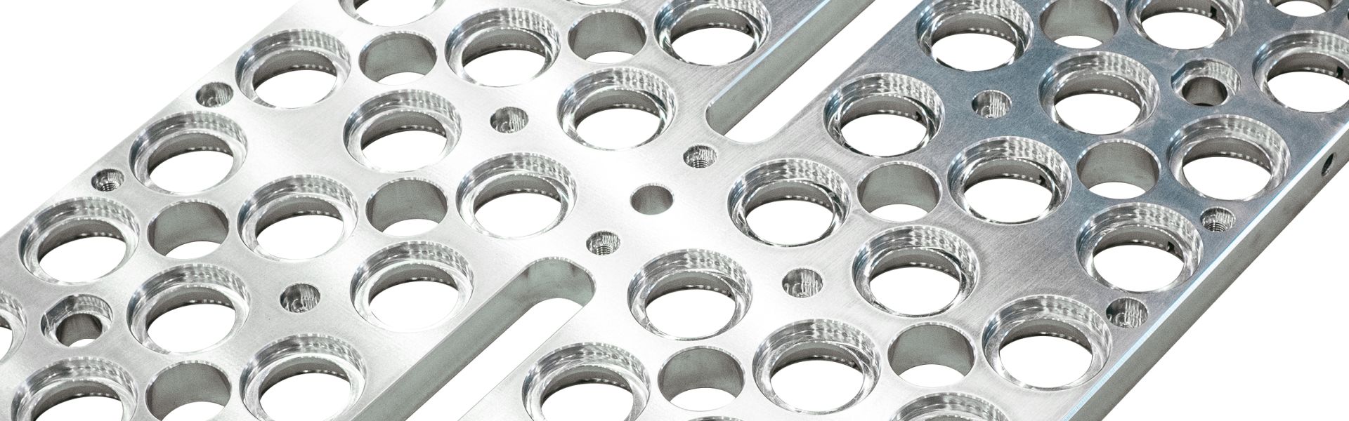 We machine plates up to 2,300 x 1,600 x 1,000 mm in high quality up to ...